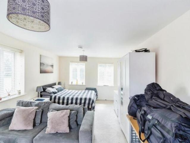 5 bedroom detached house for sale in Bromham Road, Bedford, MK40