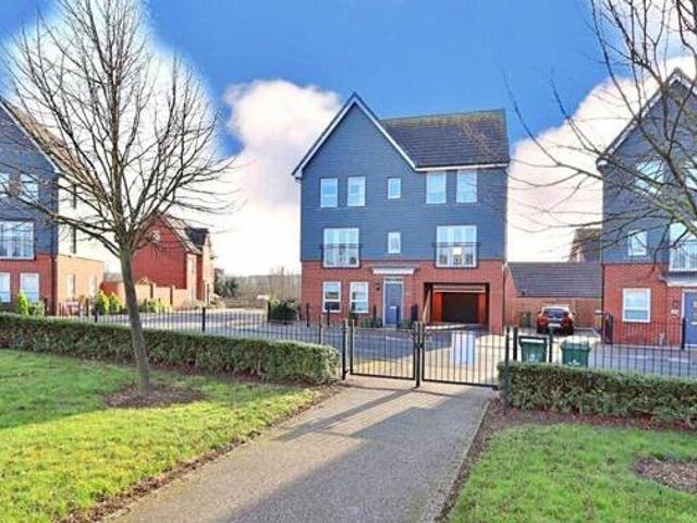 5 Bedroom Detached House For Sale In Broughton Gate, Milton Keynes