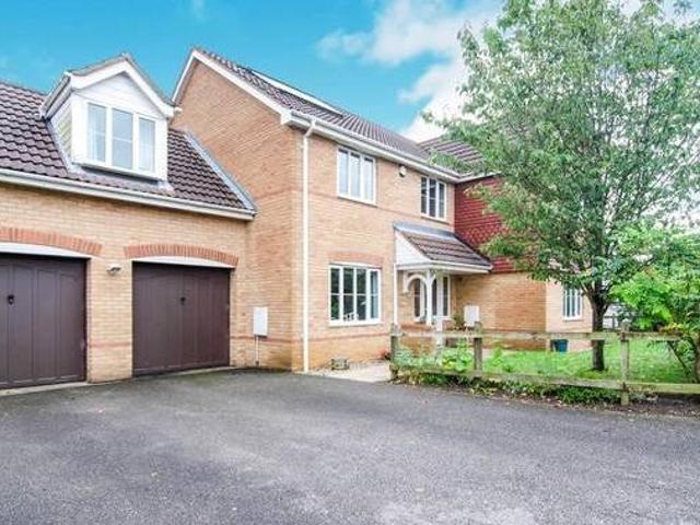 5 bedroom detached house for sale in Buttercup Lane West Lynn PE34