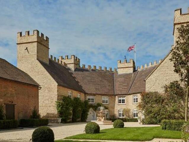 5 Bedroom Detached House For Sale In Buckingham