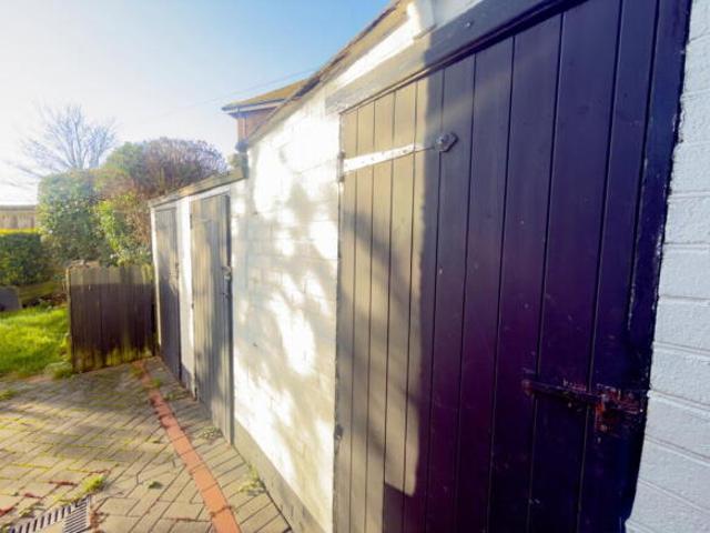 5 bedroom detached house for sale in Buckingham Road, Bletchley, Milton Keynes, MK3 5HN, MK3