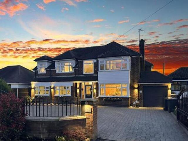 5 Bedroom Detached House For Sale In Bulkington