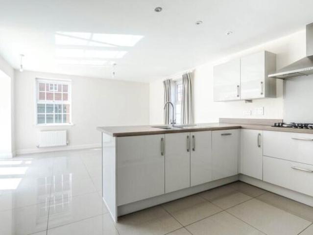 5 bedroom detached house for sale in Burgess Avenue, Eaton Leys, Milton Keynes, MK17