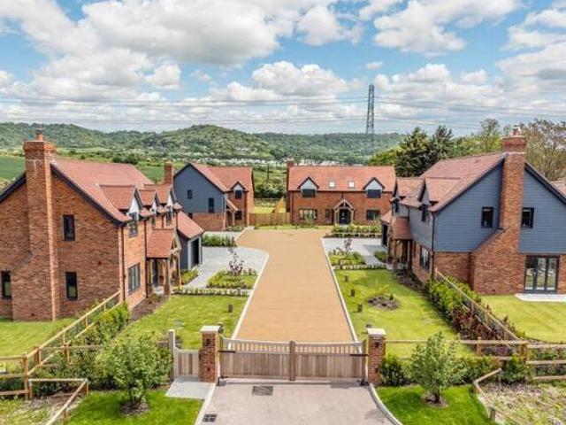 5 Bedroom Detached House For Sale In Burham
