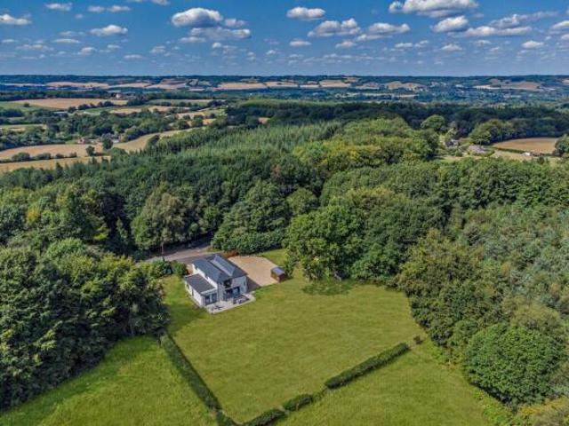 5 bedroom detached house for sale in Goathurst Common, Ide Hill, Sevenoaks, Kent, TN14