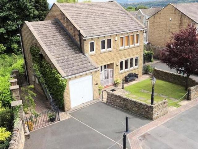5 Bedroom Detached House For Sale In Golcar