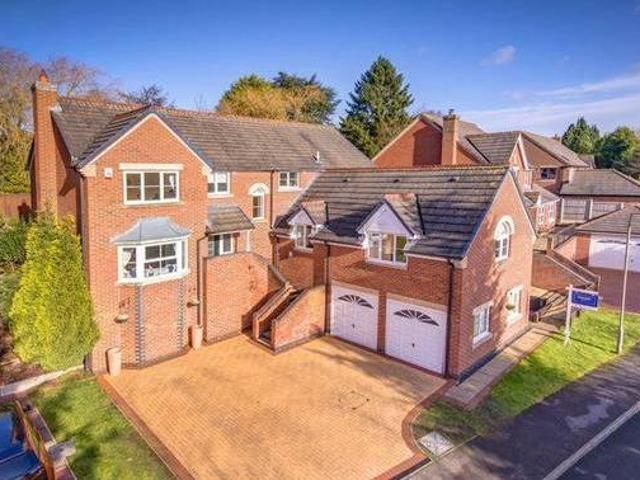 5 bedroom detached house for sale in GOLF CLOSE LITTLEOVER DE23