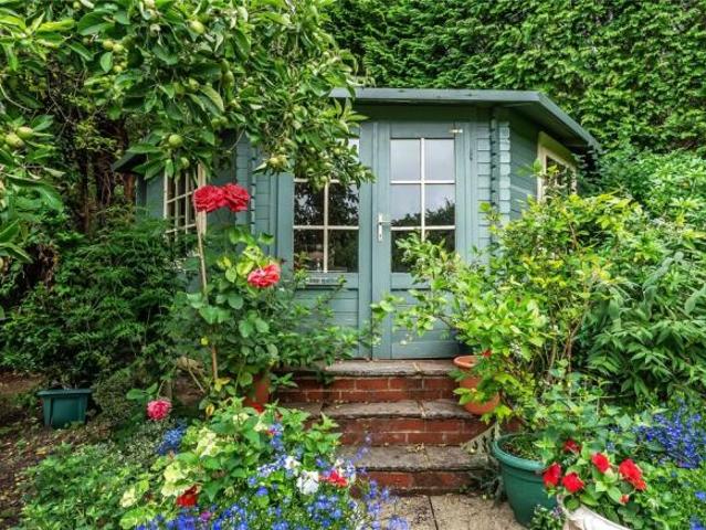 5 bedroom detached house for sale in Gateways, Guildford, Surrey, GU1