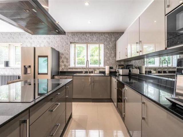 5 bedroom detached house for sale in Gables Close, Peterborough, PE3