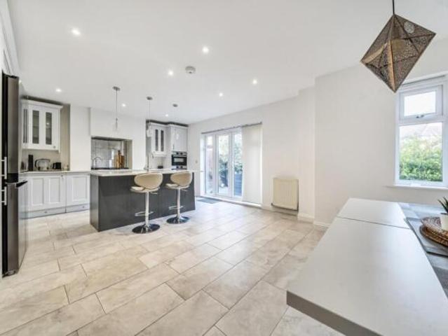 5 bedroom detached house for sale in Gardenia Road, Bromley, BR1