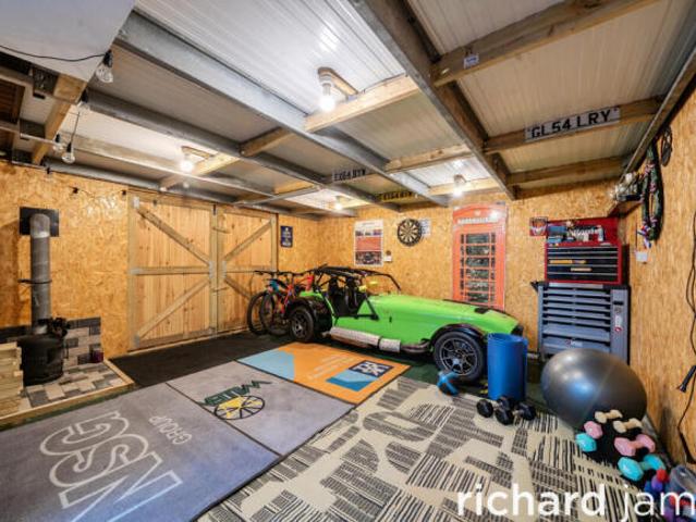 5 bedroom detached house for sale in Gartons Road, Middleleaze, Swindon, SN5