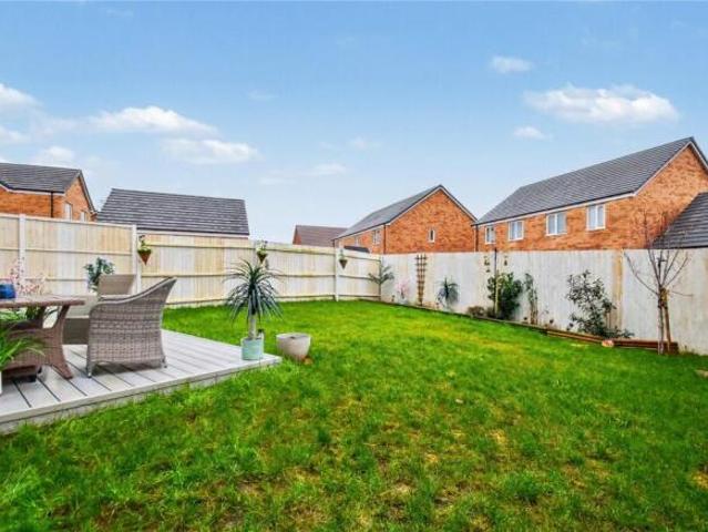 5 bedroom detached house for sale in Gilmour Drive, Whittington, Worcester, Worcestershire, WR5