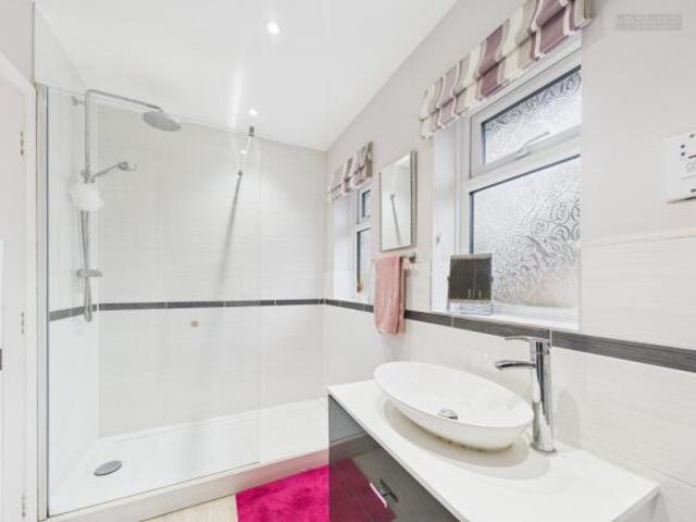 5 bedroom detached house for sale in Glamis Gardens, Longthorpe, Peterborough, PE3
