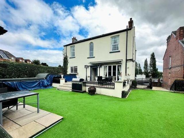 5 Bedroom Detached House For Sale In Glasshoughton