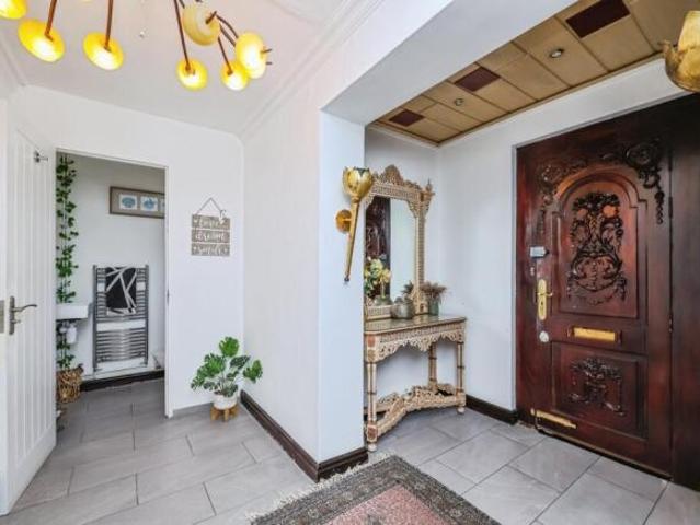 5 bedroom detached house for sale in Grace Drive, Nottingham, Nottinghamshire, NG8