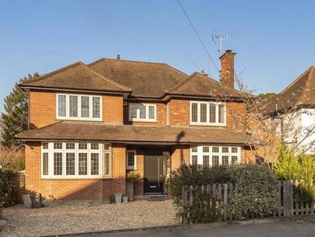 5 bedroom detached house for sale in Grasmere Avenue Harpenden AL5