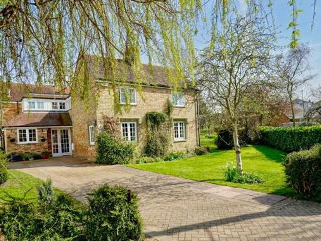 5 Bedroom Detached House For Sale In Great Stukeley, Huntingdon