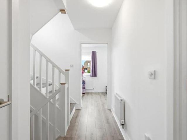 5 bedroom detached house for sale in Gregory Park South, Cambridge, CB5