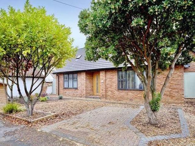 5 bedroom detached house for sale in Green Lane Brampton PE28