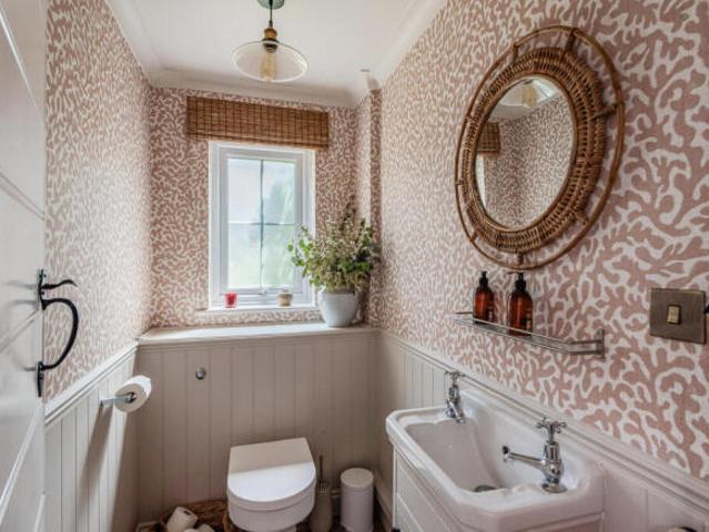 5 bedroom detached house for sale in Green Lane, Lower Swanwick, Southampton, SO31