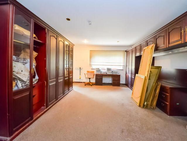 5 bedroom detached house for sale in Green Road, Moseley, B13