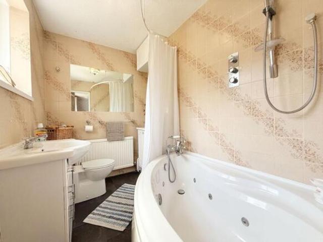 5 bedroom detached house for sale in Greenhead Lane, Huddersfield, HD5