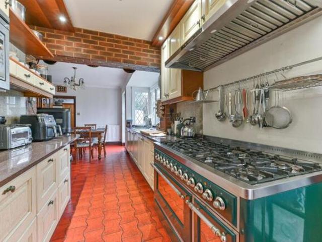 5 bedroom detached house for sale in Grimwade Avenue, Lloyd Park, Croydon, CR0