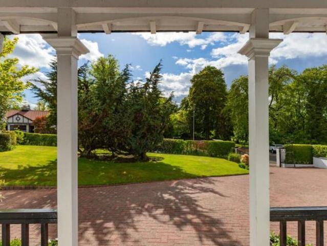 5 bedroom detached house for sale in Davieland Road, Giffnock, Glasgow, East Renfrewshire, G46