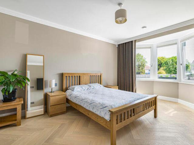 5 bedroom detached house for sale in Days Lane, Sidcup, DA15