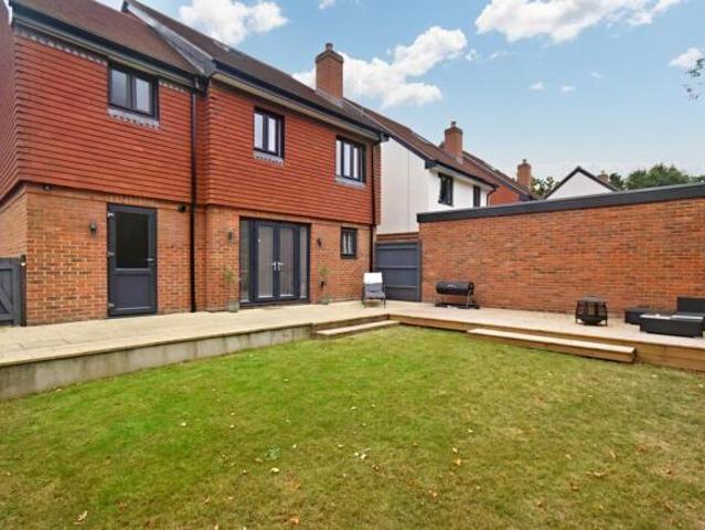 5 bedroom detached house for sale in Daneshill Court, Lychpit, Basingstoke, RG24