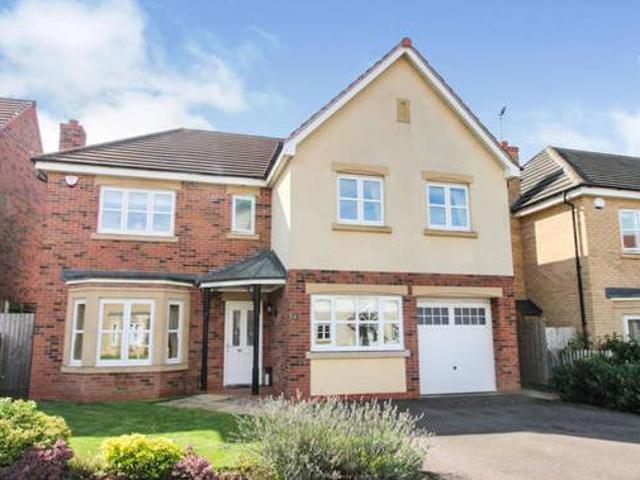 5 bedroom detached house for sale in Devana Way Great Glen LE8