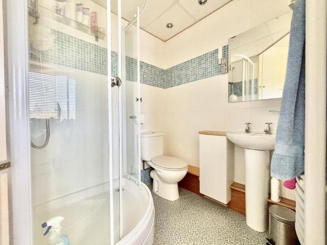 5 bedroom detached house for sale in Derwent Avenue, Garforth, Leeds, LS25
