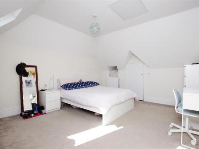 5 bedroom detached house for sale in Diamond Crescent, Abbey Farm, Swindon, SN25