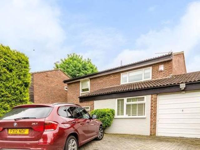 5 bedroom detached house for sale in Drumaline Ridge Worcester Park KT4