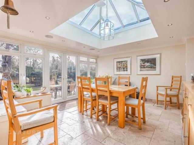 5 bedroom detached house for sale in Drayton High Road, Drayton, NR8