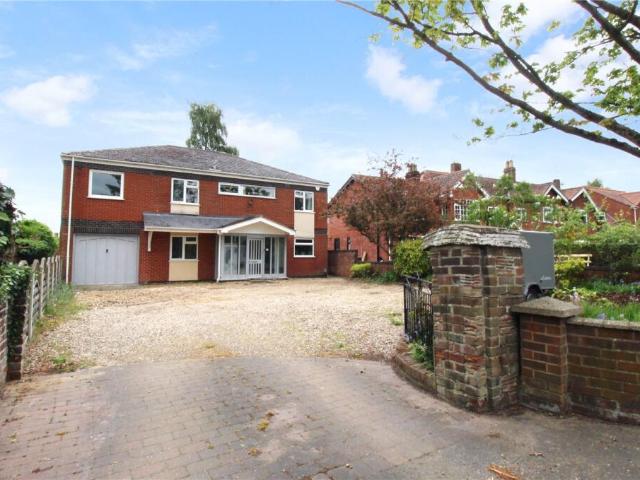 5 bedroom detached house for sale in Drayton High Road, Hellesdon, Norwich, Norfolk, NR6