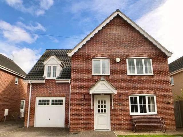 5 bedroom detached house for sale in Empsons Loke Winterton On Sea NR29