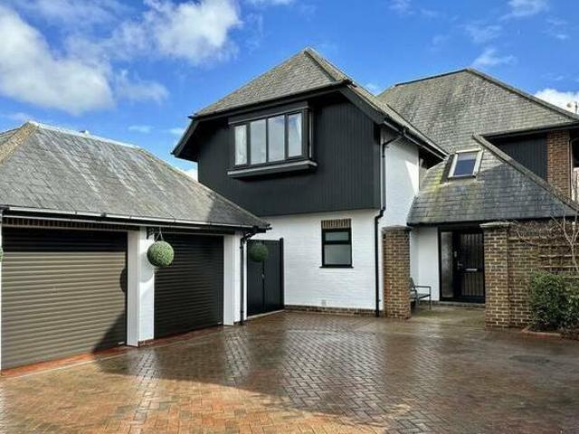 5 bedroom detached house for sale in Endeavour Way Hythe Southampton SO45