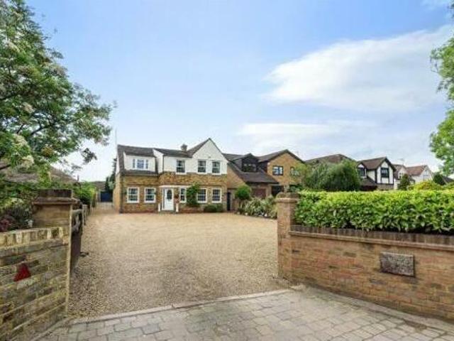 5 Bedroom Detached House For Sale In Enfield
