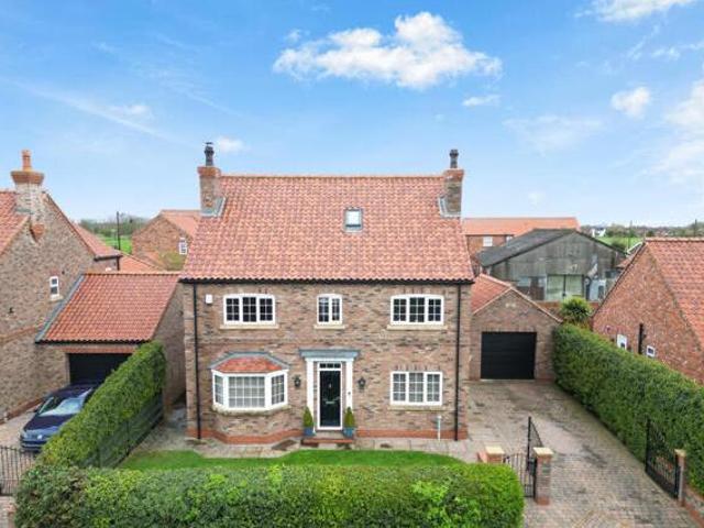 5 Bedroom Detached House For Sale In East Cowick, Goole