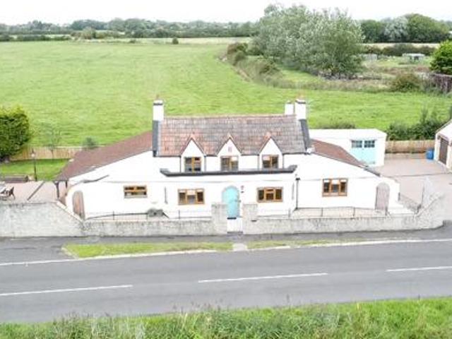 5 Bedroom Detached House For Sale In East Huntspill