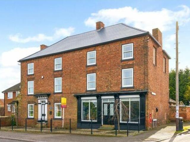 5 Bedroom Detached House For Sale In East Markham, Newark