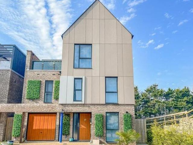 5 Bedroom Detached House For Sale In Eastbourne
