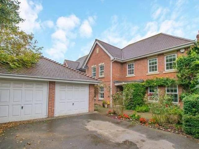 5 bedroom detached house for sale in Eastbourne Road Ridgewood TN22