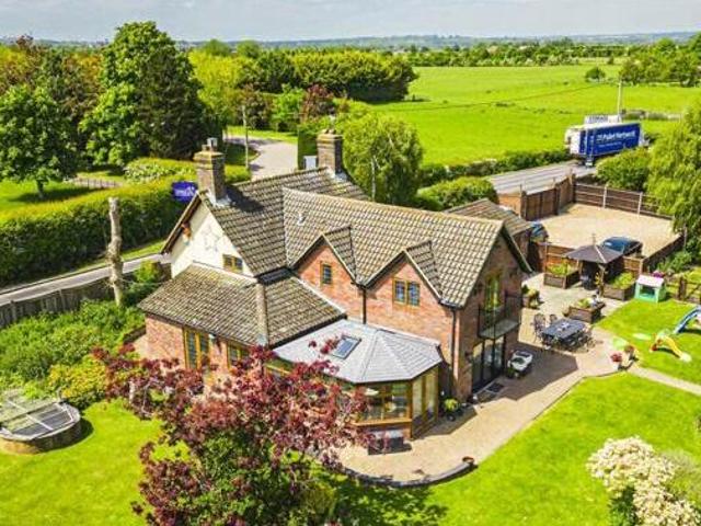 5 Bedroom Detached House For Sale In Edlesborough