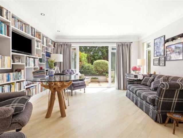 5 bedroom detached house for sale in Elm Grove, Thorpe Bay, Essex, SS1