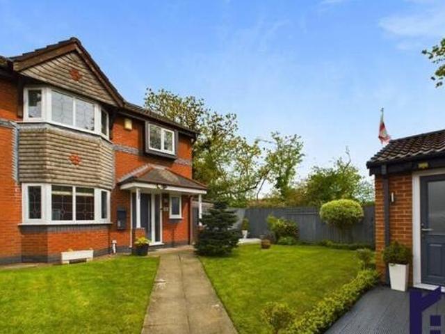 5 Bedroom Detached House For Sale In Euxton