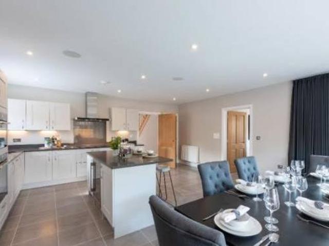 5 bedroom detached house for sale in Folders Grove Folders Lane West Sussex Burges Hill RH15 RH