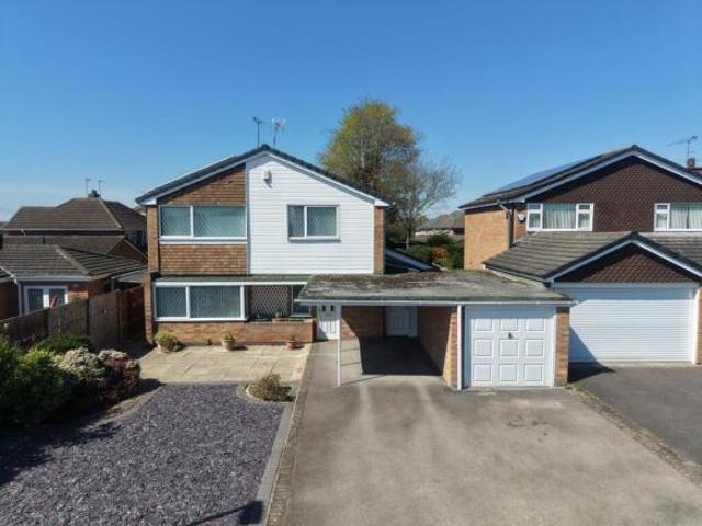 5 bedroom detached house for sale in Forest Rise, Oadby, LE2