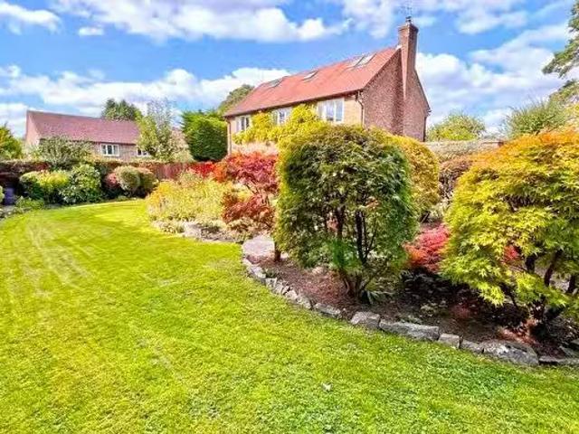 5 Bedroom Detached House For Sale In Forest Road, Liss Forest.